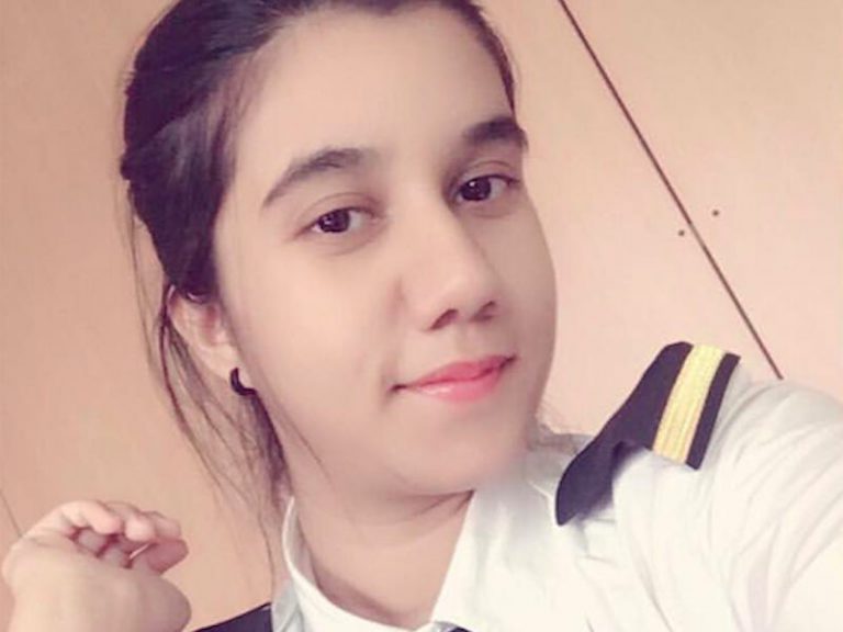 Meet India's Youngest Pilot: Ayesha Aziz From Kashmir - Lokmarg