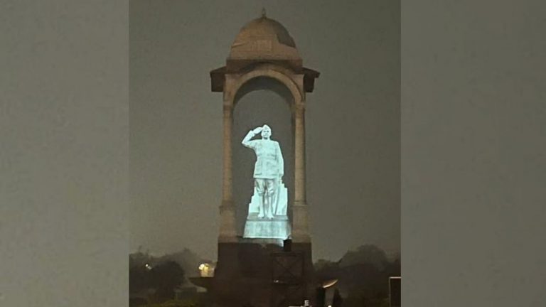 PM Unveils Hologram Statue Of Netaji Bose At India Gate - Lokmarg ...